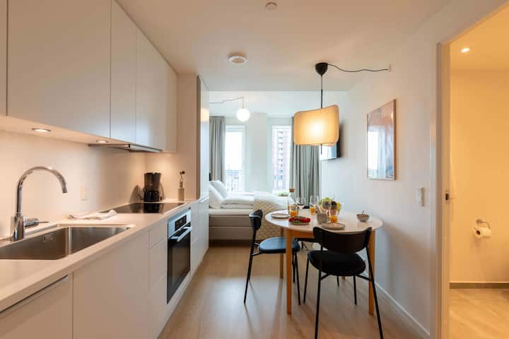 Stylish Vesterbro Apartment With City Views - Copenhaguen