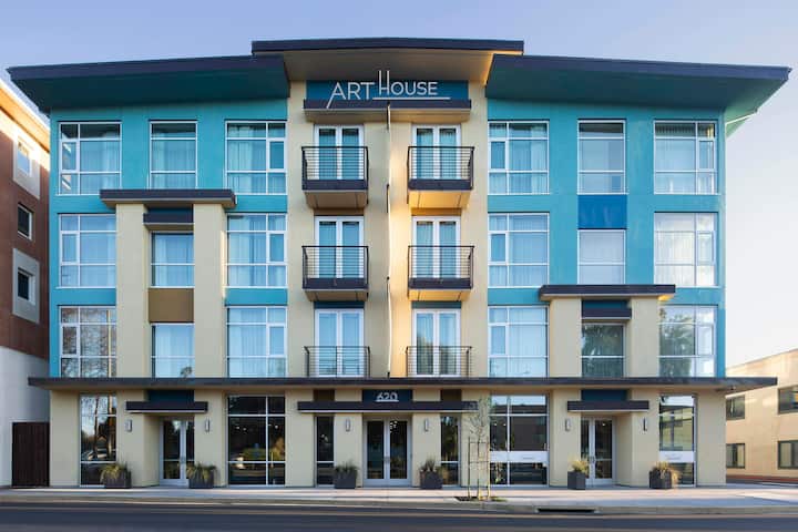 Serene Home Base In Sonoma’s Wine Region - Santa Rosa, CA