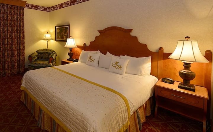 King Alpine Room | Zermatt Utah | Mountain View - Midway, UT