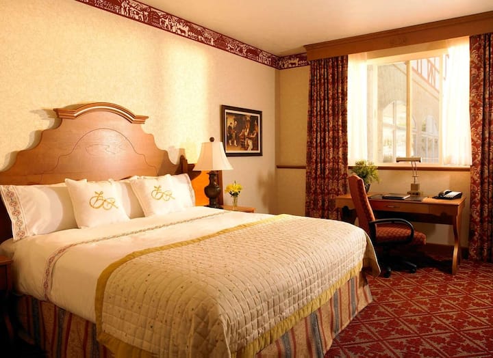 King Alpine Room | Zermatt Utah | Mountain View - Midway, UT