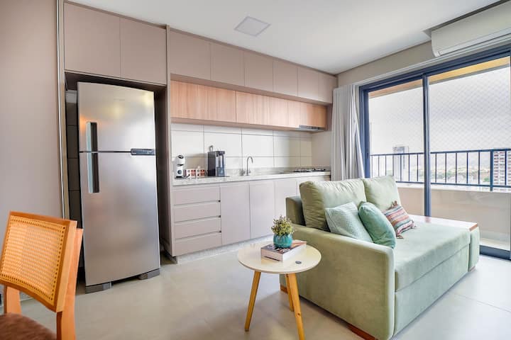 Apto 2q, Andar Alto No Setor Bueno - Goiânia