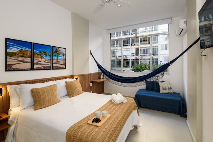 Quarto E Sala Charmoso Com Garagem Em Copacabana! - Rio de Janeiro