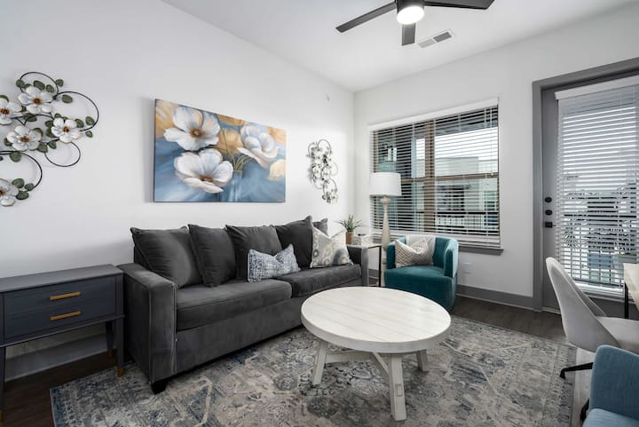 Luxury Apartment - Pool, Restaurants & Shopping - Birmingham, AL