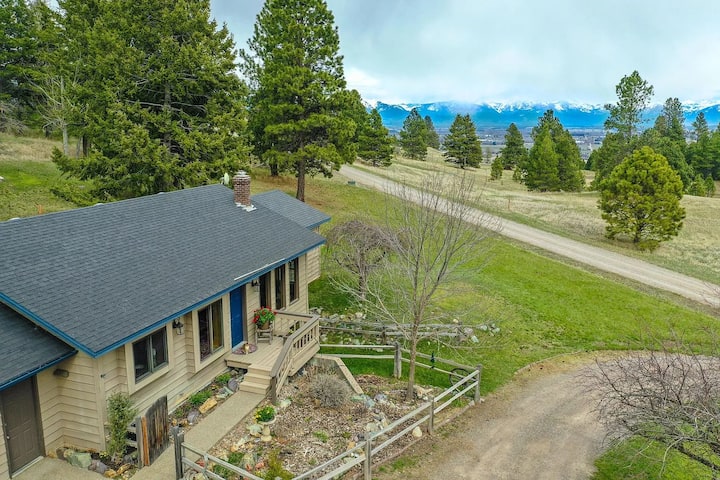 Peaceful Mountain View Home – Dog Friendly - Kalispell, MT