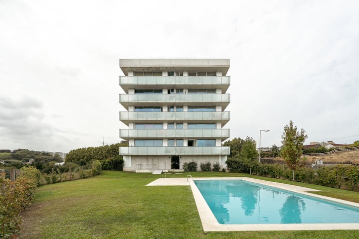 Premium Flat W/ Balcony, Pool & Garage By Hostwise - Porto
