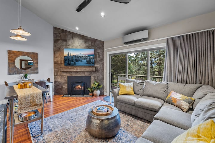 Ski House Wooded Condo With Resort Amenities - Bend, OR