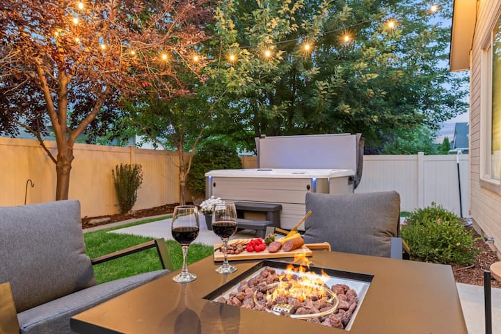 Group Spa Getaway Sleeps 14 Play And Relax - Meridian, ID