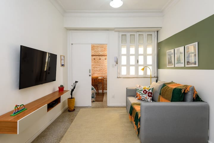 1bdr, 1 Minute From Copacabana Beach | Pf 31/908 - Brasil