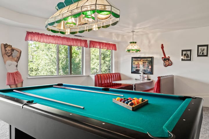 Deer Heights Lodge| View - Game Room - Lake Access - Sonora, CA