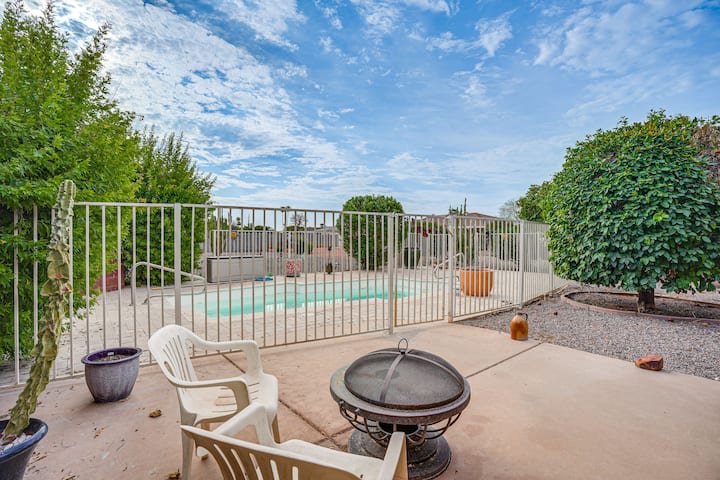 Close To Golf: Sun City Escape W/ Furnished Porch! - Peoria, AZ