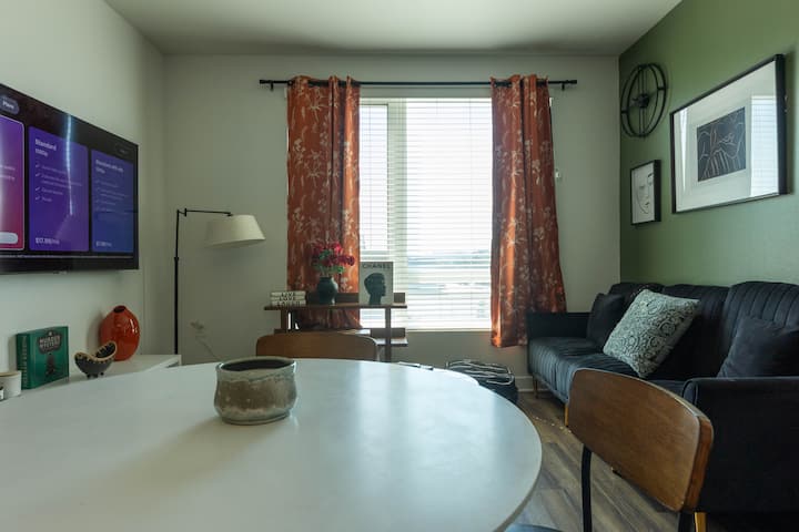 Charming Cozy And Modern Apartment In Glendale - Burbank, CA