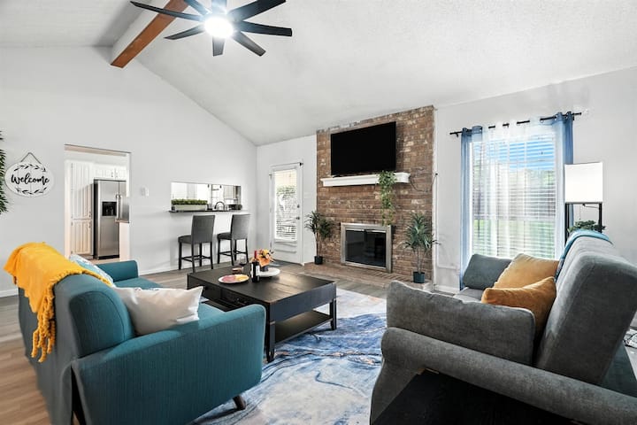 The Inland Tide 3 Bedrooms • 2 Bath  • Entire Home - Park Residence, Texas