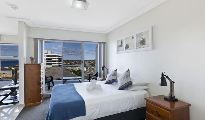 Couples’ Escape | Balcony & Heated Pool - Central Coast