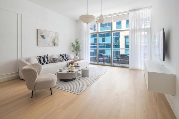 Stylish 1br Retreat In Bay Square, Business Bay! - Dubaï