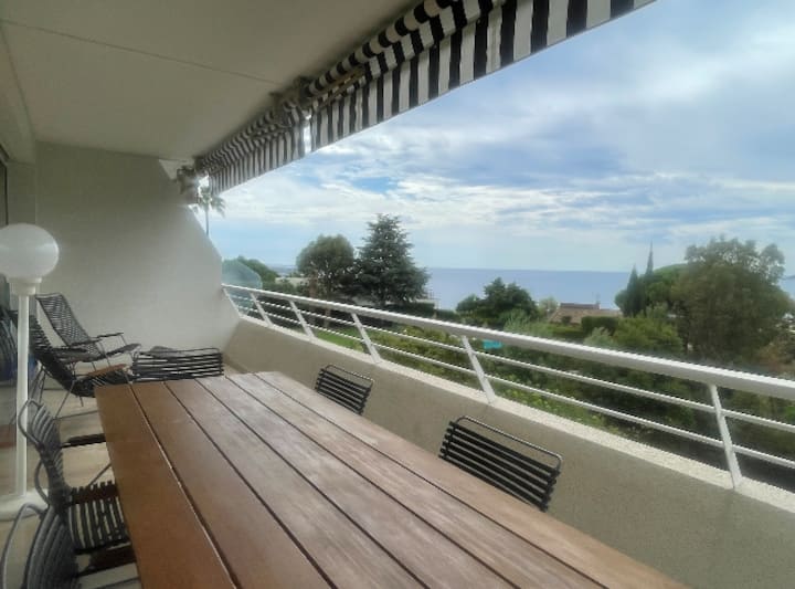 ÉVasion à Cannes : Vue Mer Et Piscine Partagée ! - Cannes