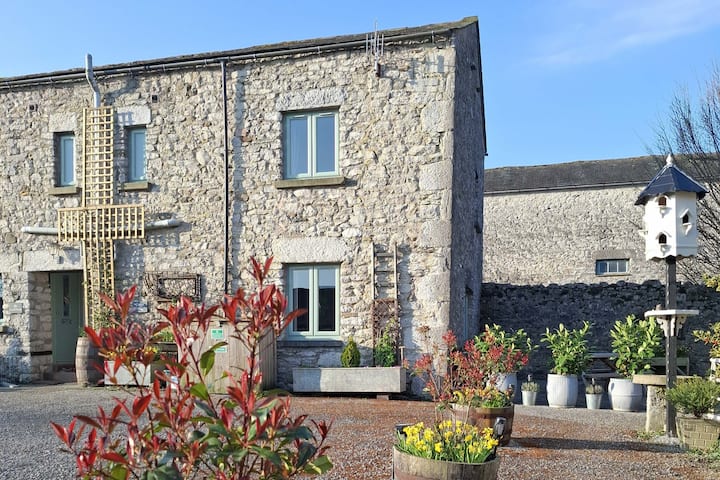 Corner Cottage, Yealand Redmayne, Near Carnforth - Arnside