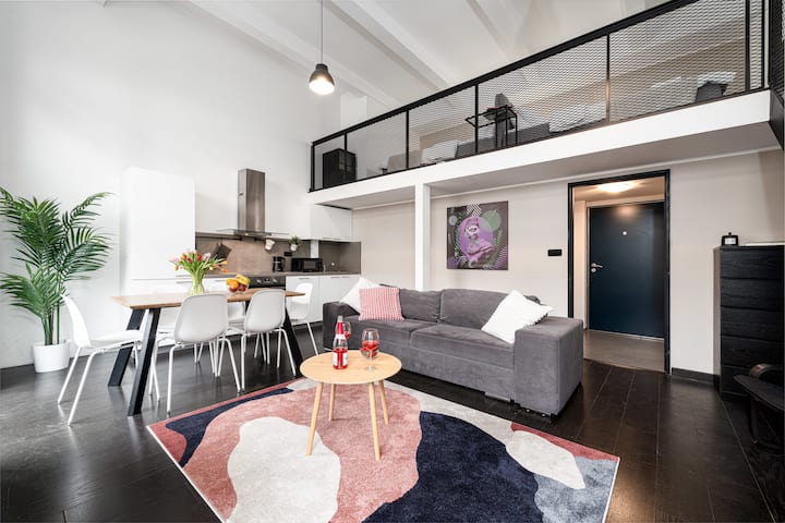 Stylish Apartment With Balcony Near The Center - Prague