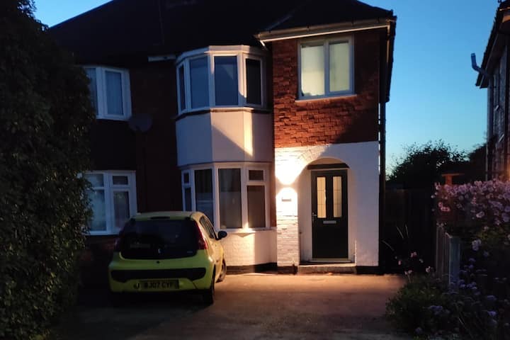 Parkdale-2 Bedroom House In Sheldon Birmingham - Solihull