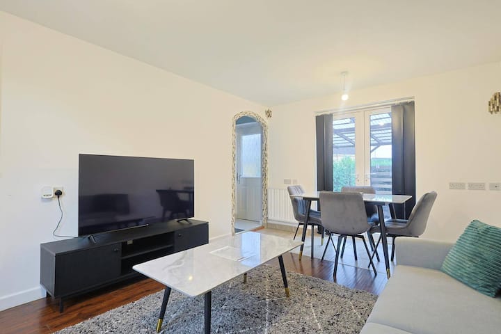 Manchester 3-beds, Sleeps 6 With On-site Parking - Manchester