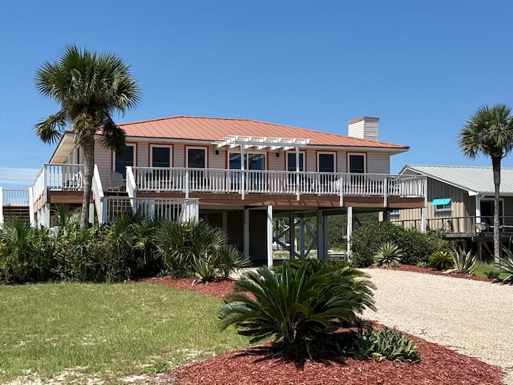Island Charm, Beach Views, Private Pool, Hot Tub - St. George Island, FL