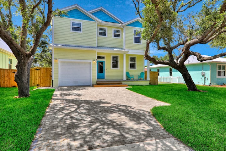 Spacious 4br | Dock | Deck | Garage Parking | W/d - Vilano Beach, FL