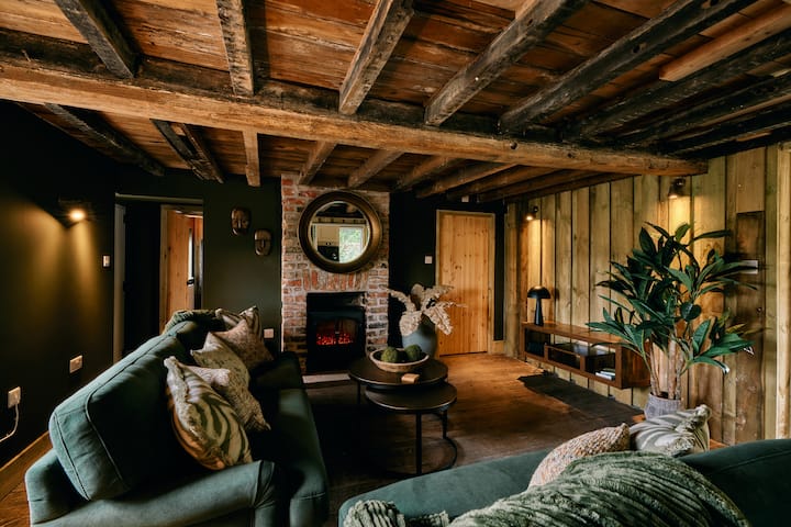 Landlords Cottage - Free Sunday Night* - Congleton