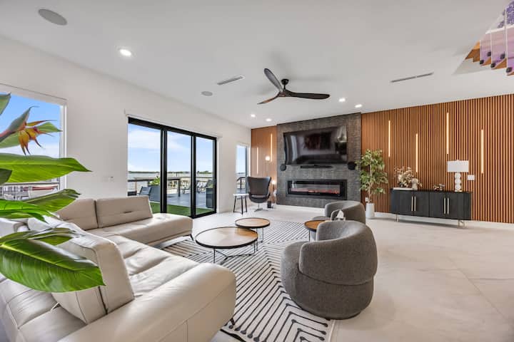 2-story Indian Riverfront Oasis | Dock & Views - 코코아