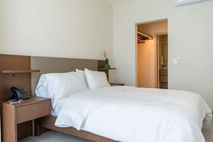 Elegant 2br In Panama With Ocean And City View - Panama City