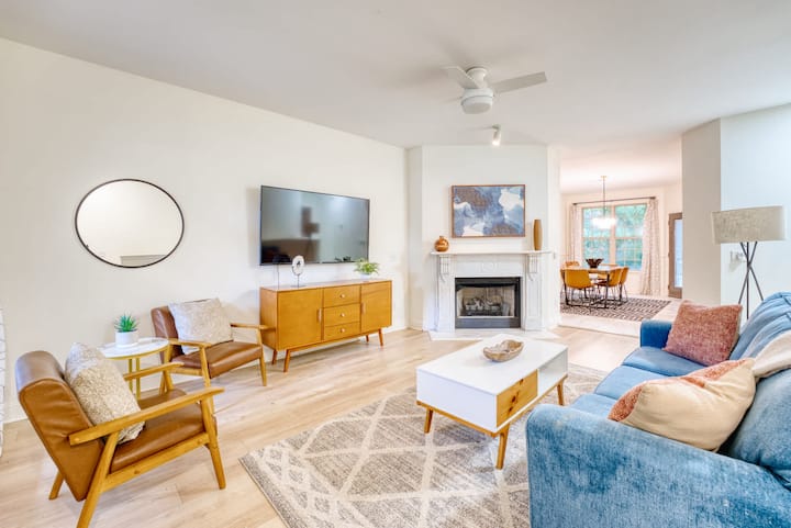 Spacious Modern Retreat W/ Game Room & Fire Pit Ne - Rogers, AR