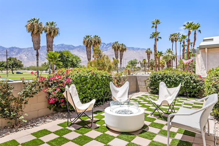 Stunning 3 Bdr/2 Bath Pool Home + Large Backyard - Palm Springs, CA