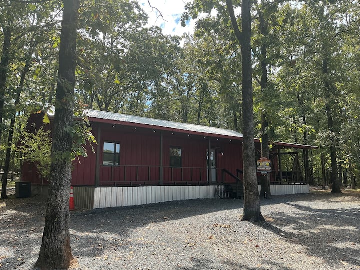 The Longhorn Lodge - Broken Bow, OK