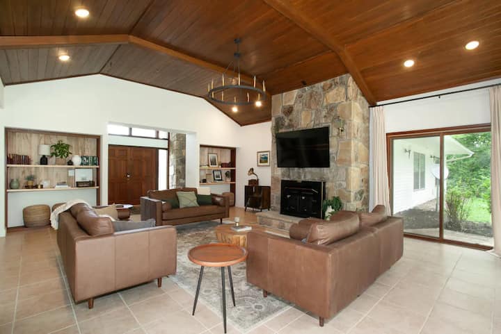 Pvt, Hottub, Ktchn, No Stairs, Firepit, Gameroom! - Gatlinburg, TN