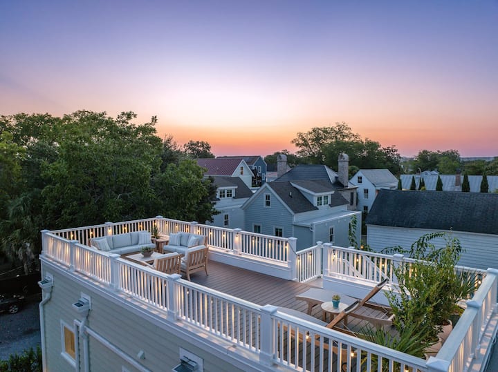 Hot Tub & Rooftop + Parking - 3 Blocks To King! - Charleston, SC