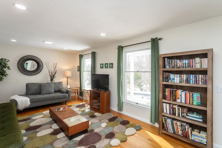 Hot Tub, Games & Firepit W/ Spacious Yard - Massanutten, VA