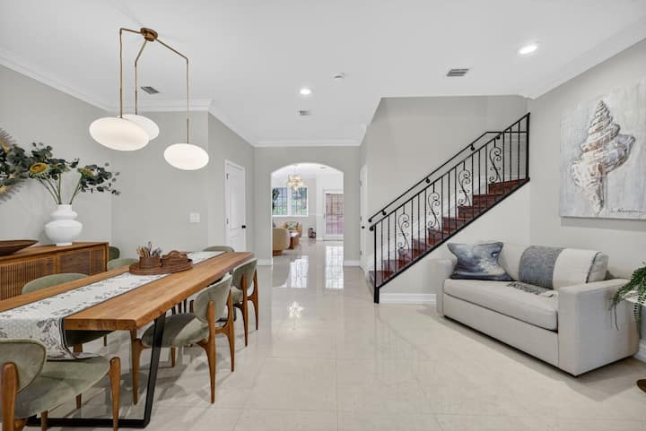 Luxury Beach Townhouse - Pompano Beach, FL