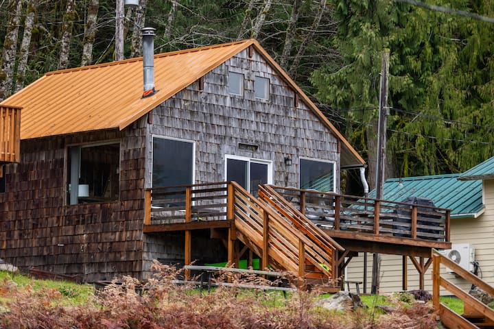 Lake Sutherland Cabin W/ Dock Access & Kayaks - Lake Crescent, WA