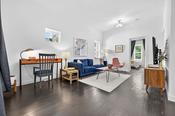 Muse House | Walk To Stadium | 5 Min Rogers And Dt - Edmonton