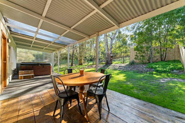 Orchard Cottage—a Leafy Peaceful Retreat With Spa - Woodside