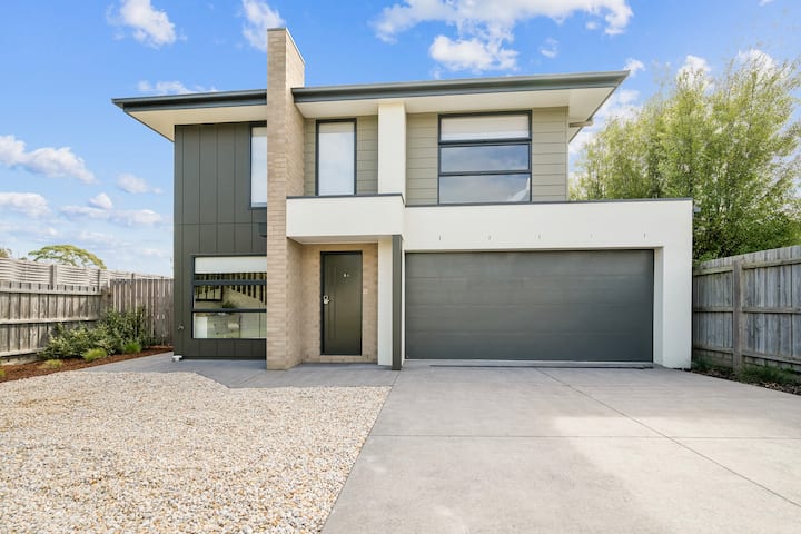 The Green On Golf Street - Inverloch