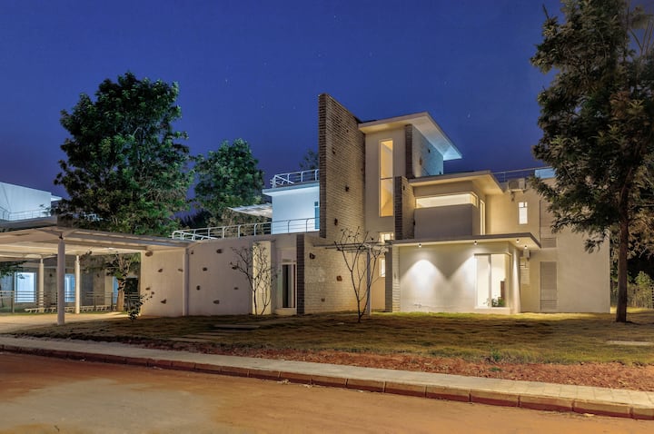 Tri-golf Estates By Stayjaded|3 Villas|jacuzzi|ps5 - Hosur