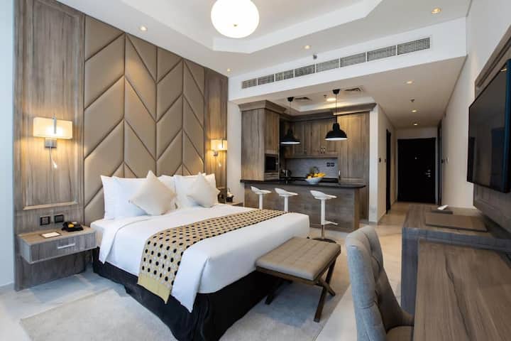 Modern Studio Apartment Near Dafza Industrial Park - Dubai