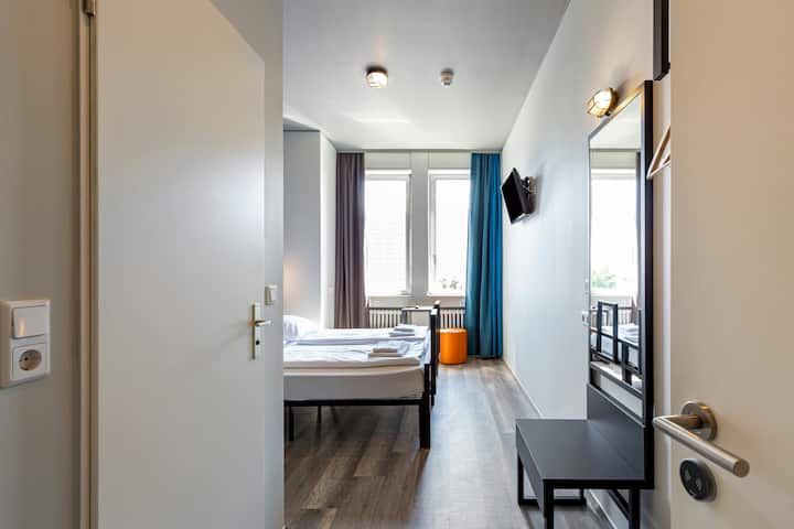 Private Twin Room At A&o Aachen Hauptbahnhof - Kelmis