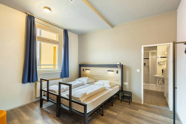 Private Twin Room At A&o Dortmund Hauptbahnhof - Dortmund