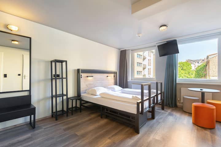 Private Twin Room At A&o Frankfurt Galluswarte - Eschborn