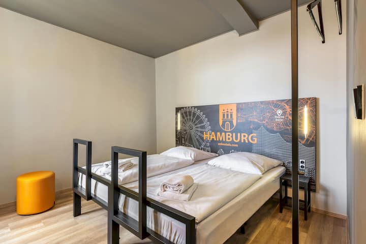 Private Twin Room At A&o Hamburg Hauptbahnhof - Hamburg