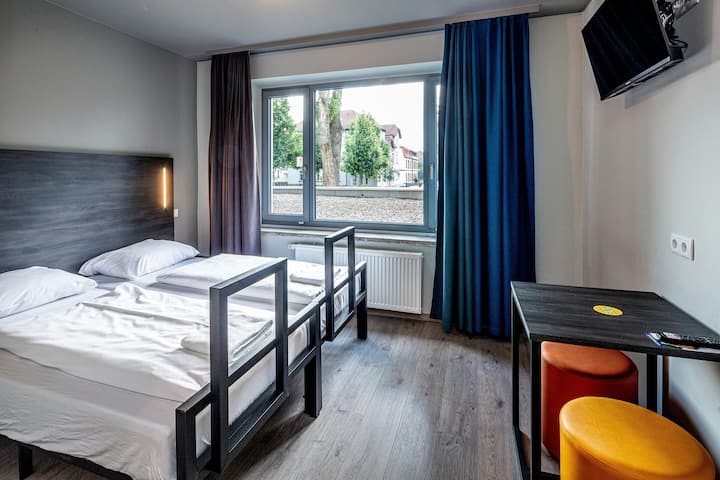 Private Twin Room At A&o Weimar - Weimar