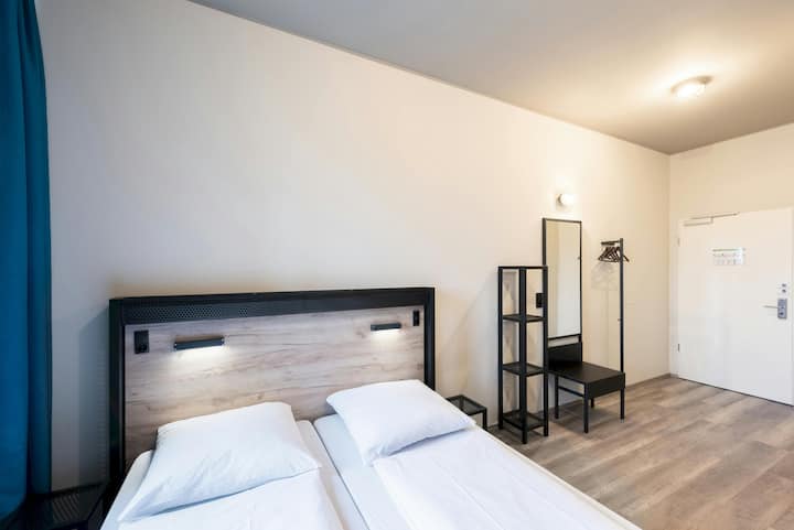 Private Twin Room At A&o Stuttgart City - Stuttgart