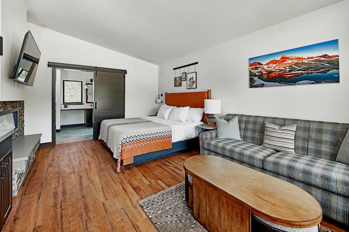 Family Escape W/ Games By Fireplace & Trails - Mammoth Lakes, CA