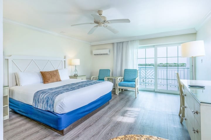 Wake To Bay Breezes In Charming Room W/ Balcony - Sanibel Island, FL