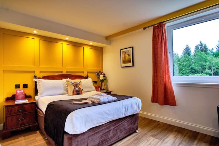 Tyndrum Escape: Breakfast + Game Room Fun - Crianlarich